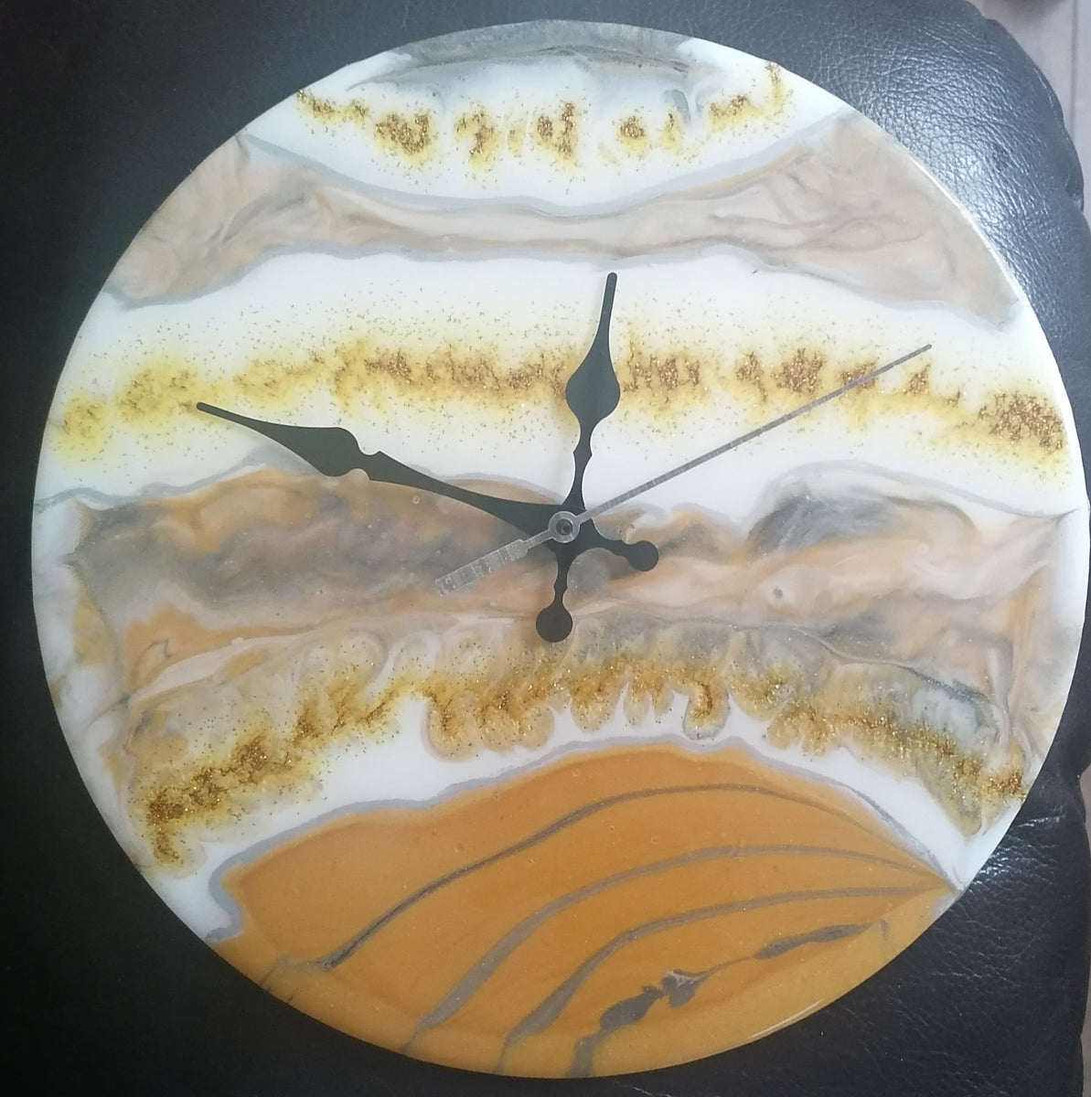 Acrylic Pour Clock – La'flicks Design